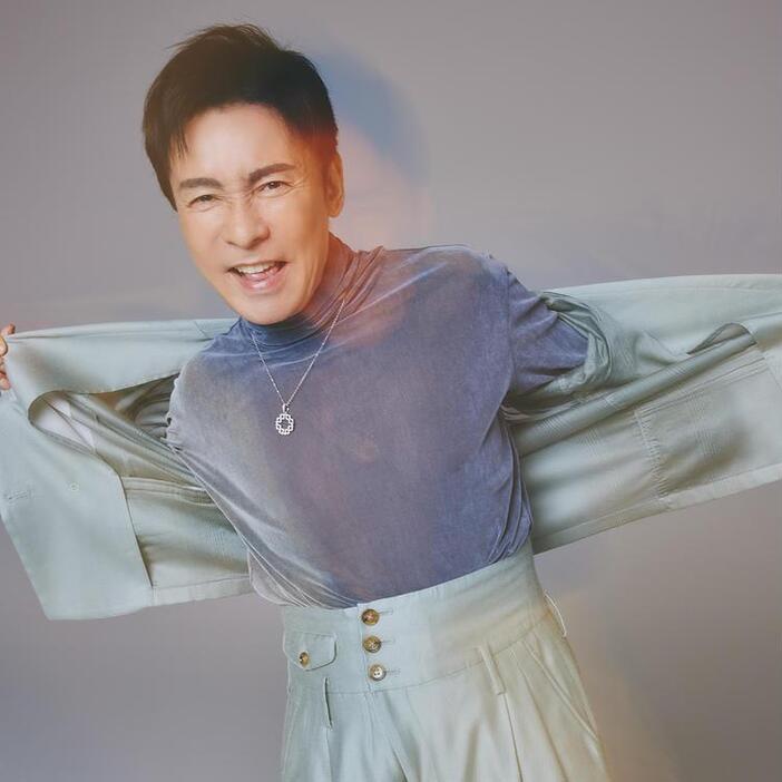 郷ひろみ70歳に！生活習慣を変えた40代から現在までの美の変遷 (MAQUIA ONLINE) - Yahoo!ニュース