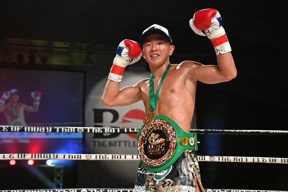 【BOM】ONEでのハイキック逆転KO勝ちから凱旋の奥脇竜哉、WBCムエタイ世界王座防衛戦で吉成名高に「負けていた」と言わしめた元ラジャ王者を「ハイキックでKOしたい」 (ゴング格闘技 ...