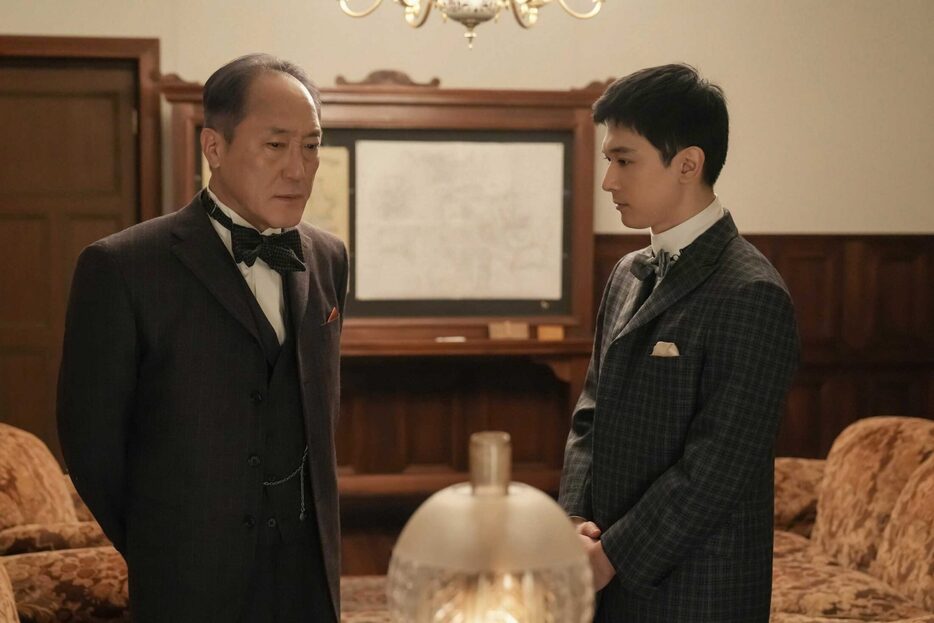 【ばけばけ】錦織が知事から聞くヘブンの秘密 ヘブンは登校日に部屋から出ず (ENCOUNT) - Yahoo!ニュース