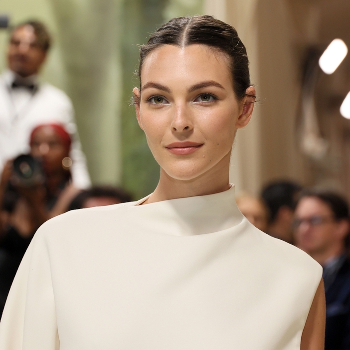 ディカプリオと交際中！ ヴィットリア・チェレッティのドレスアップ【Part1】 (25ansウエディング) - Yahoo!ニュース