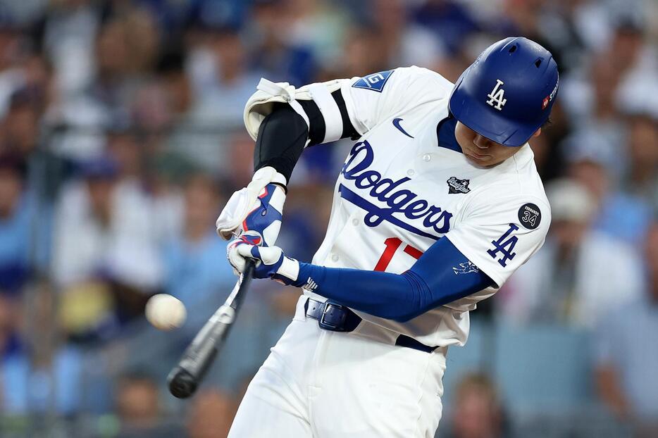 吠えた！大谷翔平、3安打でチームを鼓舞 PS7号は右越えに「とてつもない弾道」CY賞3度のレジェンド右腕を打ち砕く豪快アーチ (CoCoKARAnext) - Yahoo!ニュース