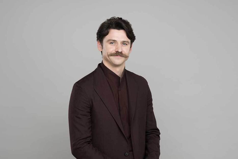 『ばけばけ』八雲モデルで“失明”設定、特殊レンズは7回試作 トミー・バストウ「スタッフさんのおかげで」 (ENCOUNT) - Yahoo!ニュース