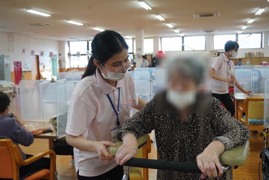 どうすれば外国人が定着する？──「奪い合い」の介護人材が山梨にとどまる理由とは #日本社会と外国人 (Yahoo!ニュース オリジナル 特集) - Yahoo!ニュース