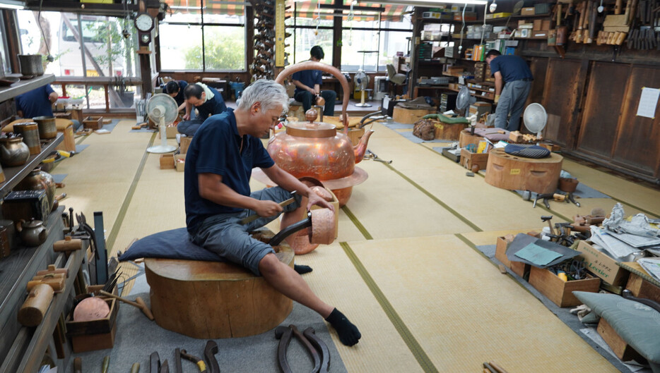 世界最高のシャンパンメーカー社長が涙、新潟・燕が生んだ「銅の器」とは バブルで経営危機、江戸時代からの高い技術で再建した7代目 (賢者の選択サクセッション) - Yahoo!ニュース