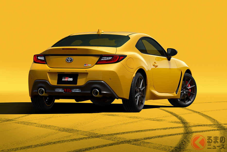 全長4.3mで6速MT搭載！ トヨタ「4人乗りスポーツカー」に注目！ “鮮烈イエロー”がインパクト大！ トヨタ「GR86“イエローリミテッド”」とは？ (くるまのニュース) - Yahoo!ニュース