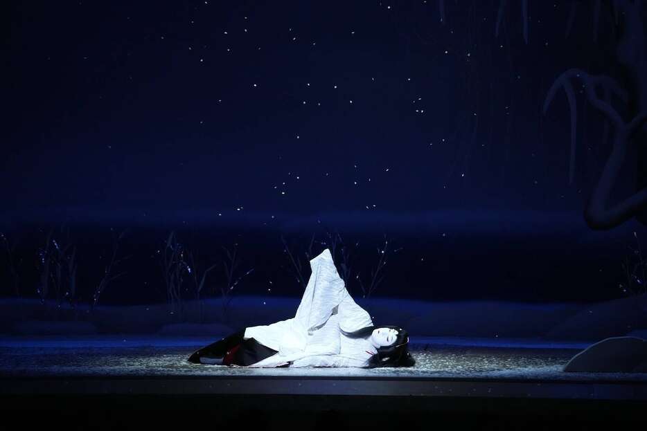 菊五郎が映画「国宝」で話題の「鷺娘」を舞い、リアル人間国宝の仁左衛門は「俊寛」を熱演 京都・南座「顔見世」開幕 (サンケイスポーツ) - Yahoo!ニュース