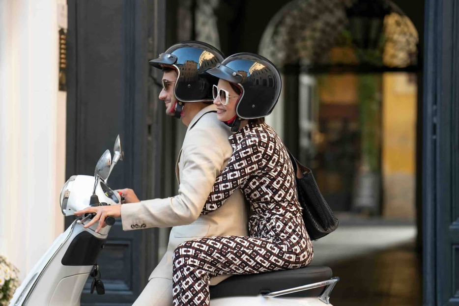 Netflix『エミリー、パリへ行く』シーズン5予告解禁｜エミリー、ローマで新生活 — 恋と仕事の波乱再び (The Hollywood Reporter Japan) - Yahoo!ニュース