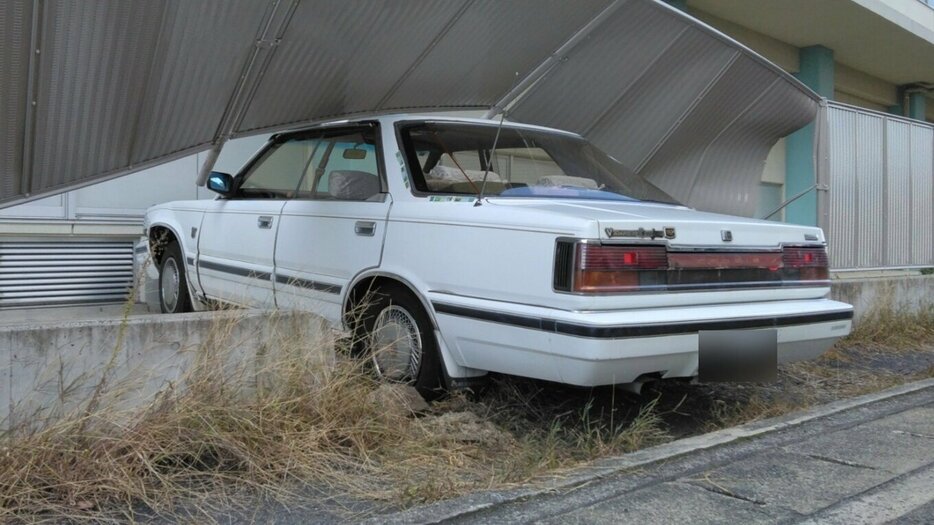 【続報】岡山操山高校にフェンス突き破り男性（87）の車突っ込む けが人はなし【岡山】 (RSK山陽放送) - Yahoo!ニュース
